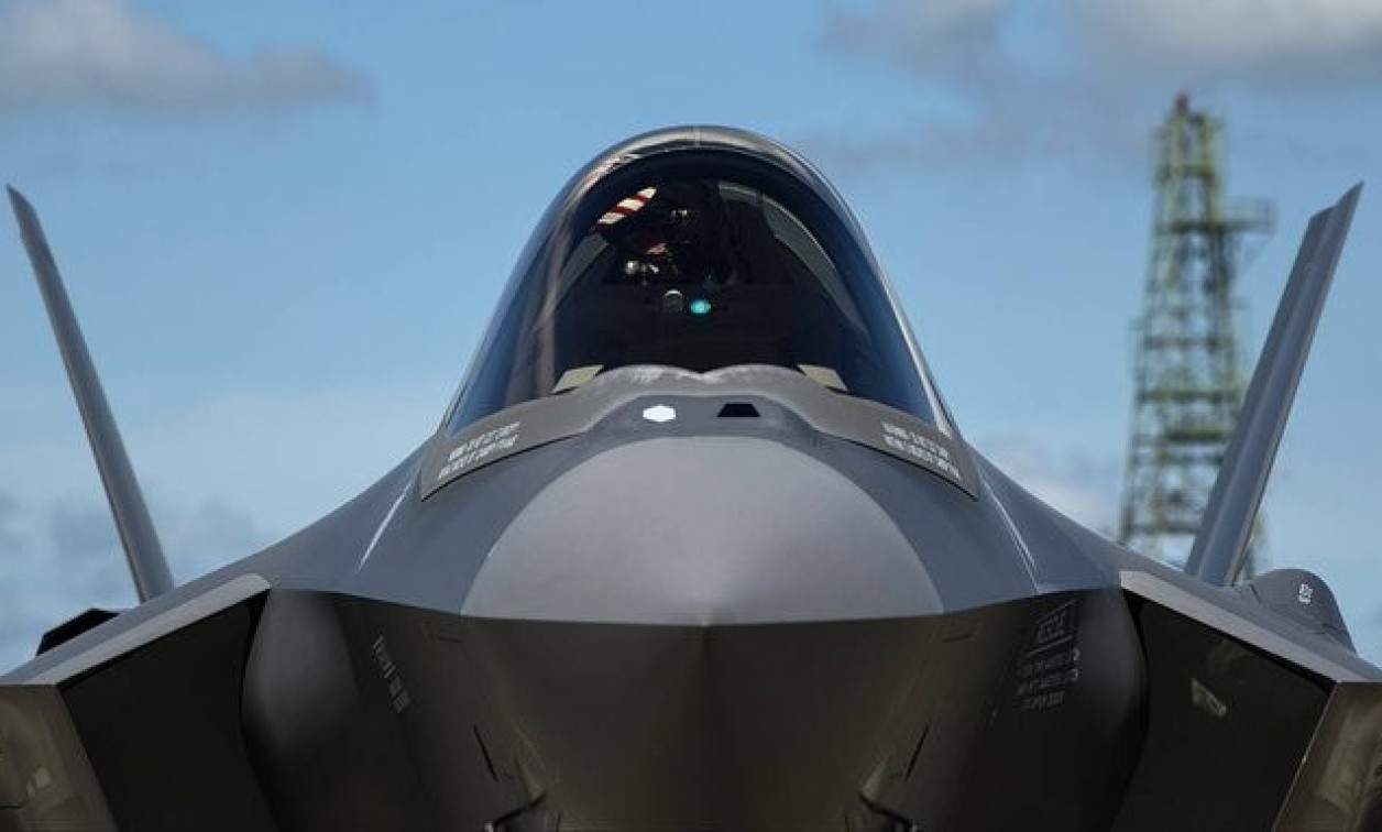 Wideband radome minimizes RF interference for F-35 AESA radar ...