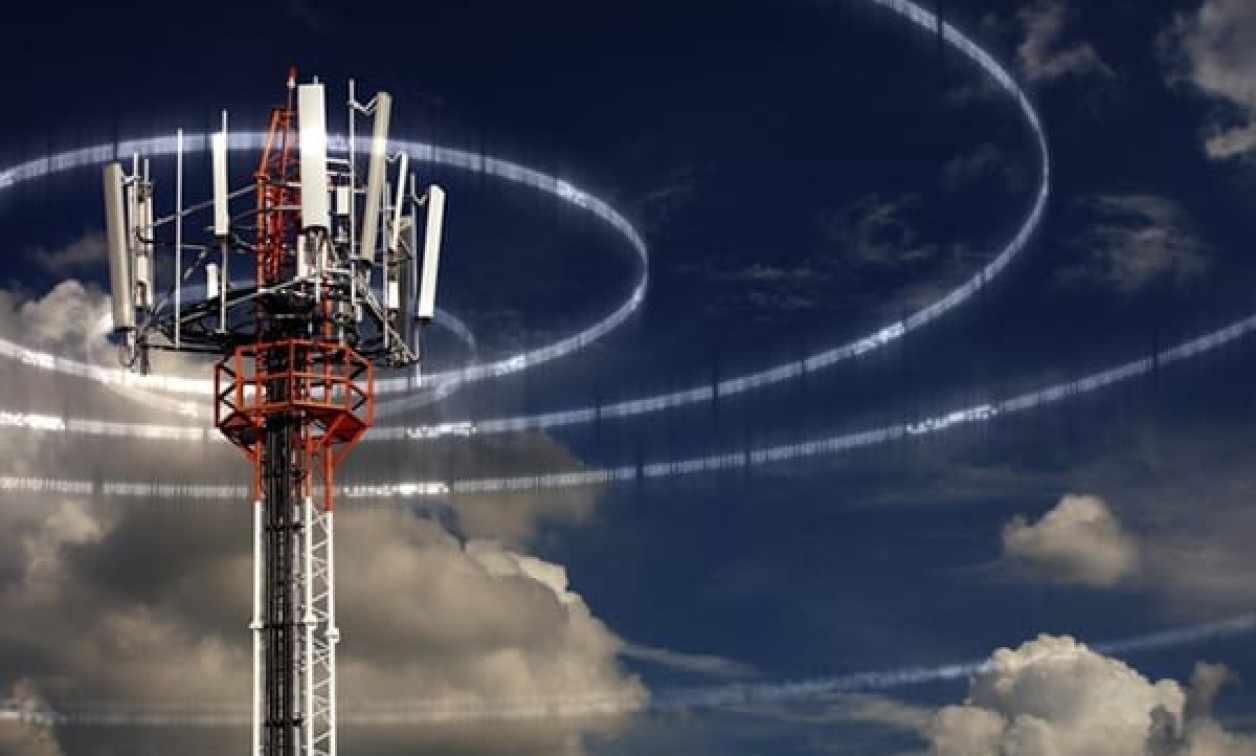 Software-defined radio with spiral modulation aims to ease satcom ...
